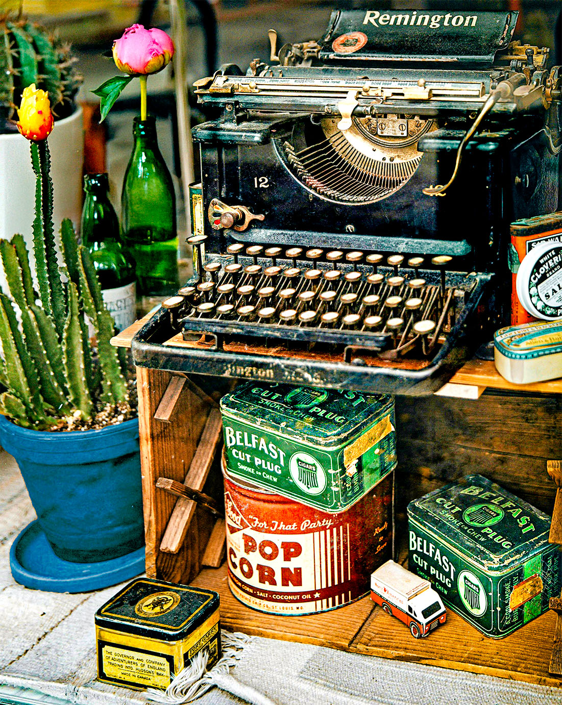 Antique Desk Finds Jigsaw Puzzle