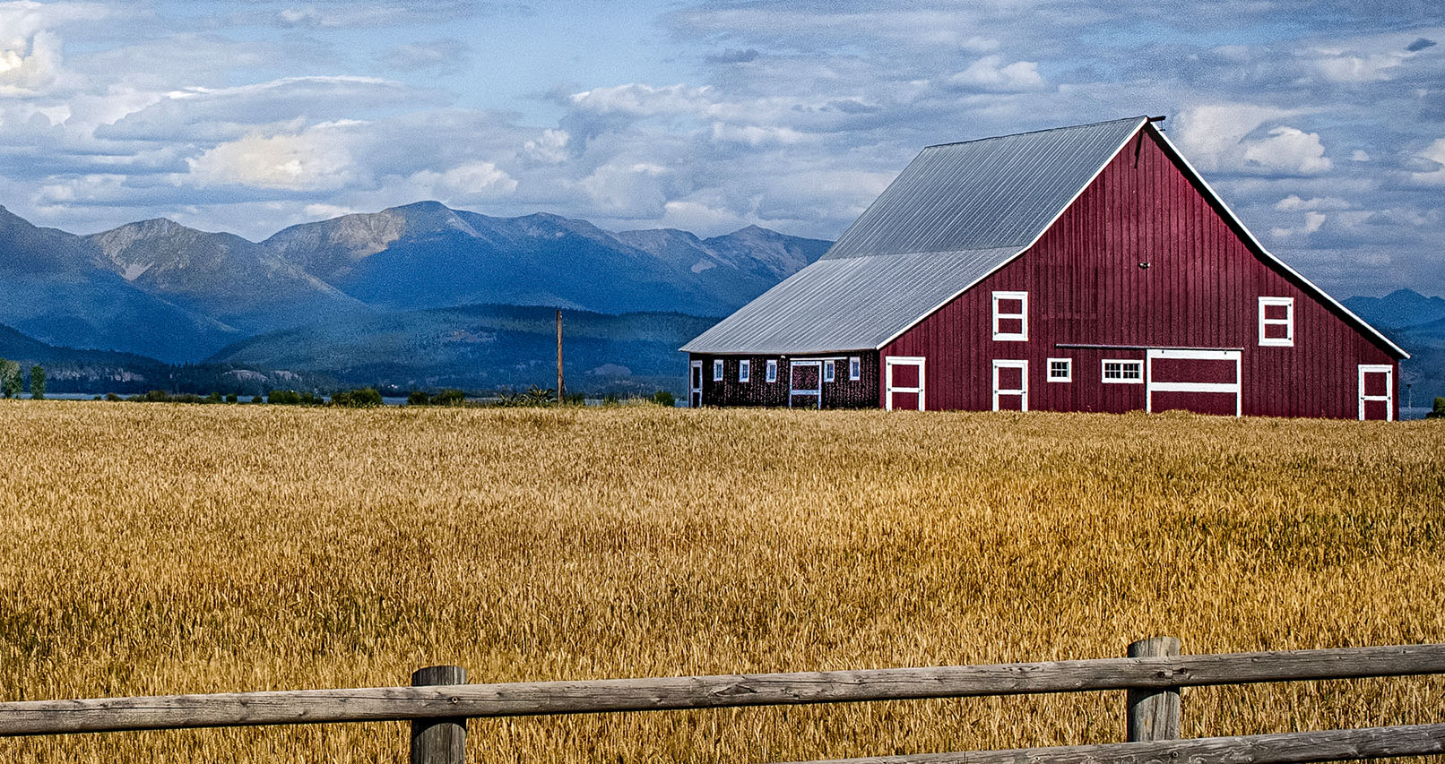 Big Montana Barn Jigsaw Puzzle