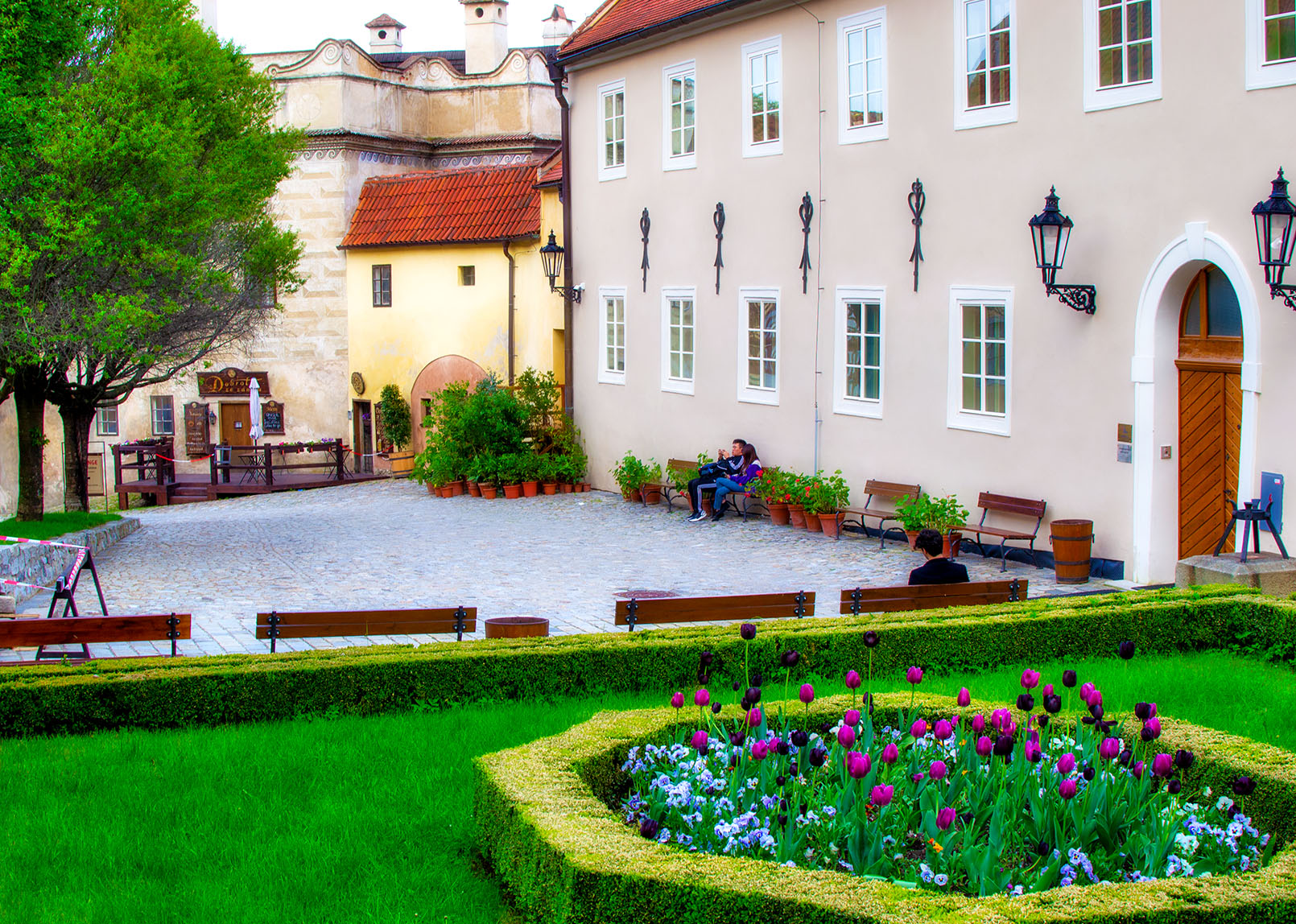 Castle Courtyard Jigsaw Puzzle