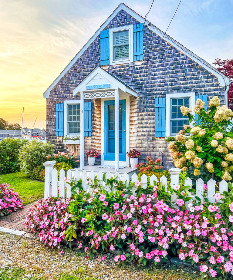 Coastal Cottage Jigsaw Puzzle