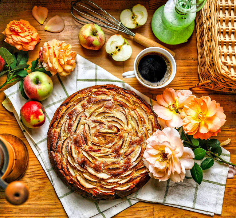 Cozy Pie Scene Jigsaw Puzzle