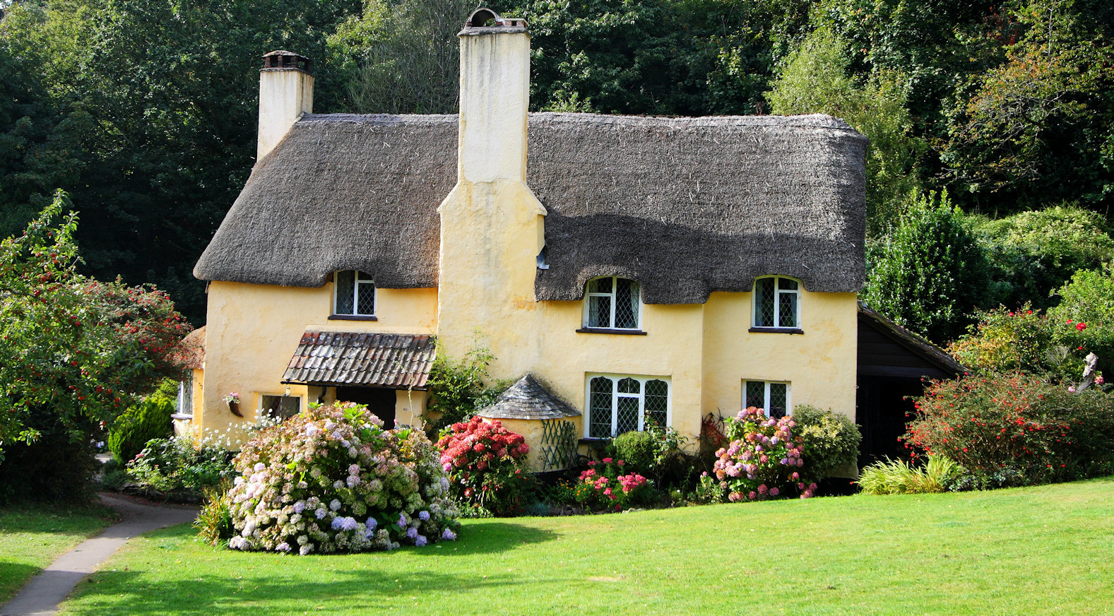 Old English Cottage Homes Designs