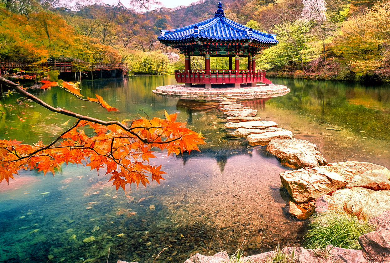 Feather Pavilion Jigsaw Puzzle