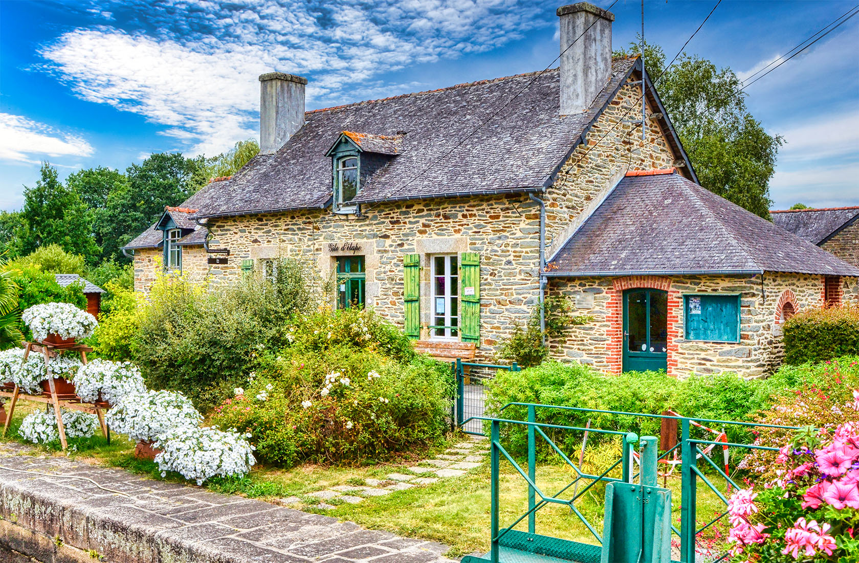 French Stone Cottage Jigsaw Puzzle