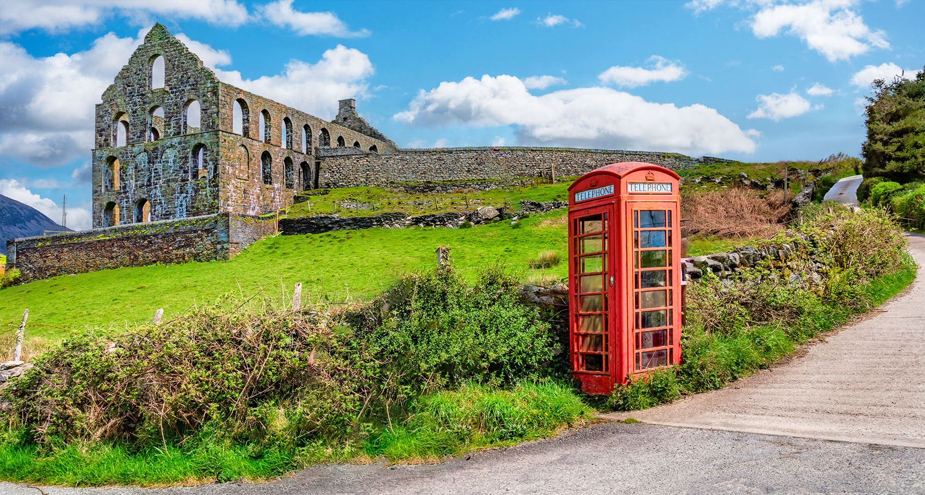 Ruins in Wales Jigsaw Puzzle